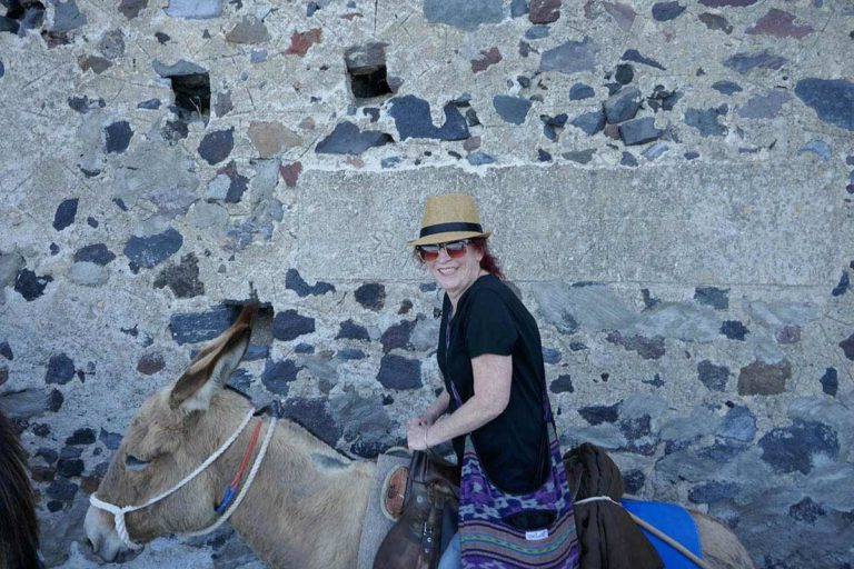 Exploring Oia, and Falling in Love with Santorini